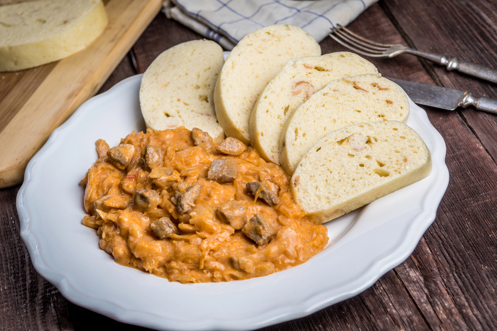 Recept na segedínsky guláš – tradičné jedlo z kapusty a mäsa ...